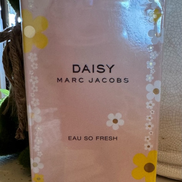 Marc Jacobs | Other | Marc Jacobs Daisy Eau So Fresh Perfume Pink And ...